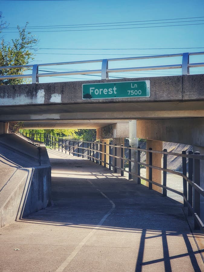 White Rock Trail at Forest Lane Underpass Editorial Photo - Image of ...