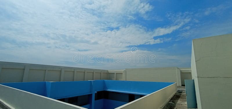 White Rooftop on Campus Buld Stock Image - Image of campus, buld: 261689535