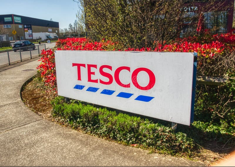 Tesco editorial image. Image of store, flower, sign - 373096025