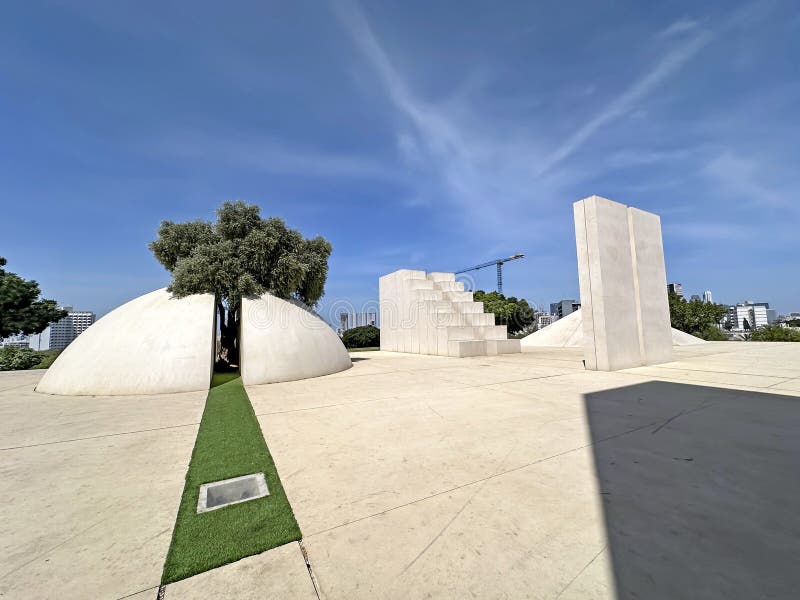 White Square Monument in Tel Aviv Editorial Photo - Image of tourism ...
