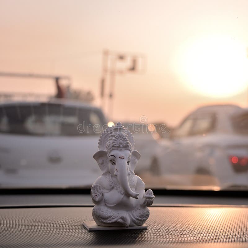 White Statue of Lord Ganesh Stock Image - Image of lighting, photograph ...