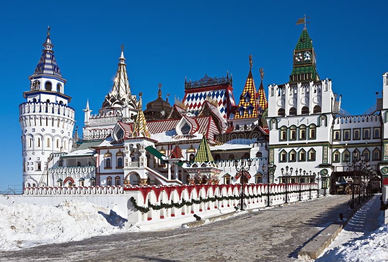 White-stone Kremlin in Izmaylovo in Moscow Stock Photo - Image of ...