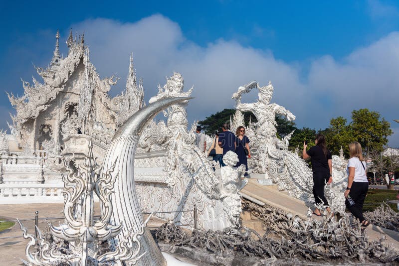 The White Temple in Chiang Rai Editorial Stock Photo - Image of ...
