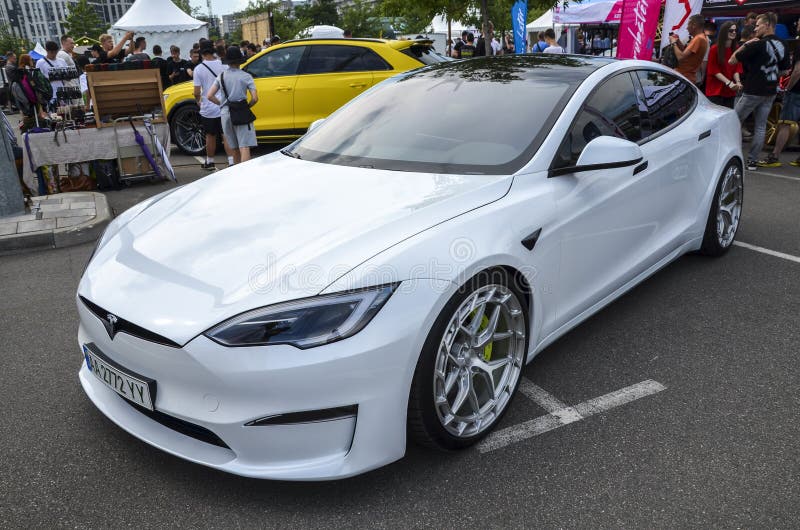 White Tesla Model S 2023 is a Groundbreaking Electric Sedan Editorial ...