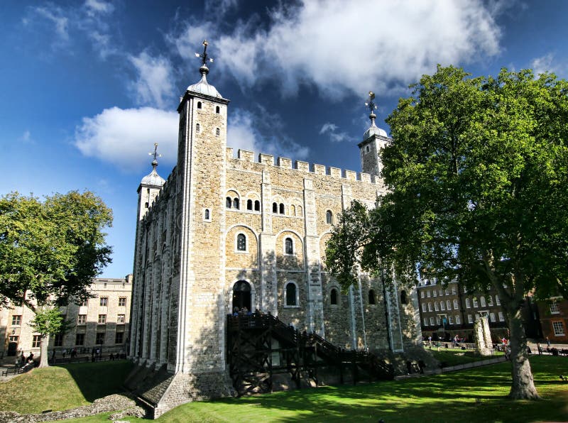White Tower, Tower of London Stock Photo - Image of beheaded, guns ...
