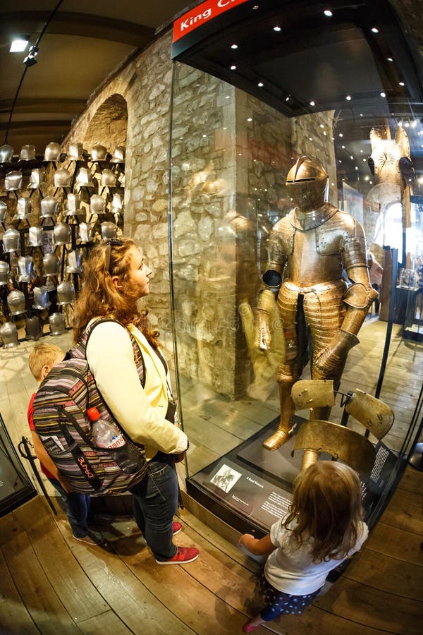 White Tower of TOwer of London Editorial Photo - Image of armory ...