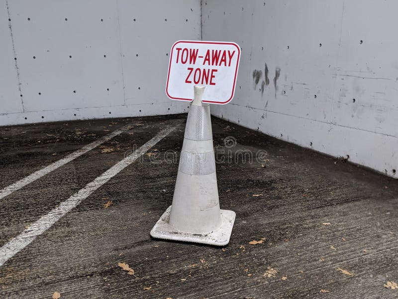 Warning tow away zone sign stock image. Image of vigilance - 21645273