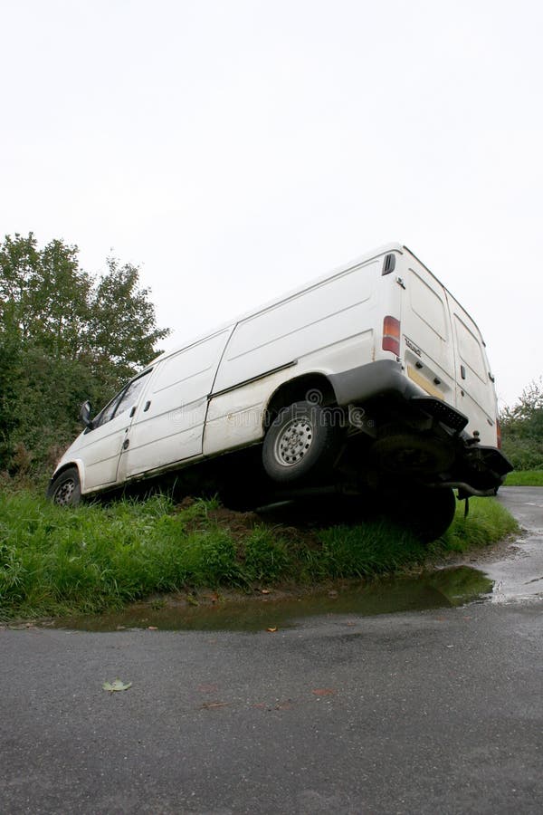 A White Van Crashed into a Ditch Editorial Photo - Image of crash, ford ...