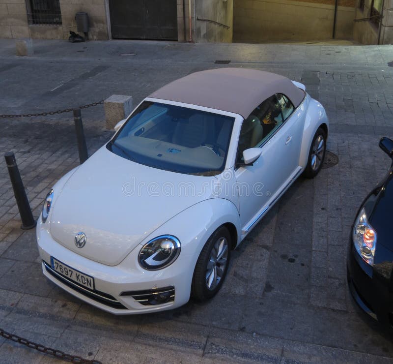 White Volkswagen New Beetle Car in Toledo Editorial Image - Image of ...