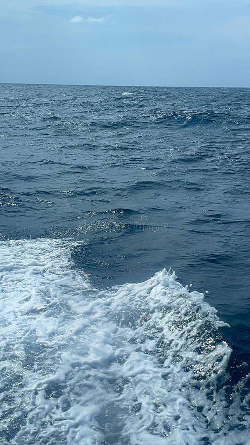 White Waves in the Middle of the Ocean Stock Image - Image of white ...