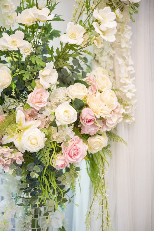 White Wedding Flowers and Wedding Decorations Stock Image - Image of ...