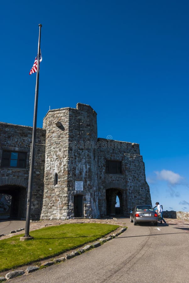 Whiteface mountain castle editorial image. Image of face - 35777785