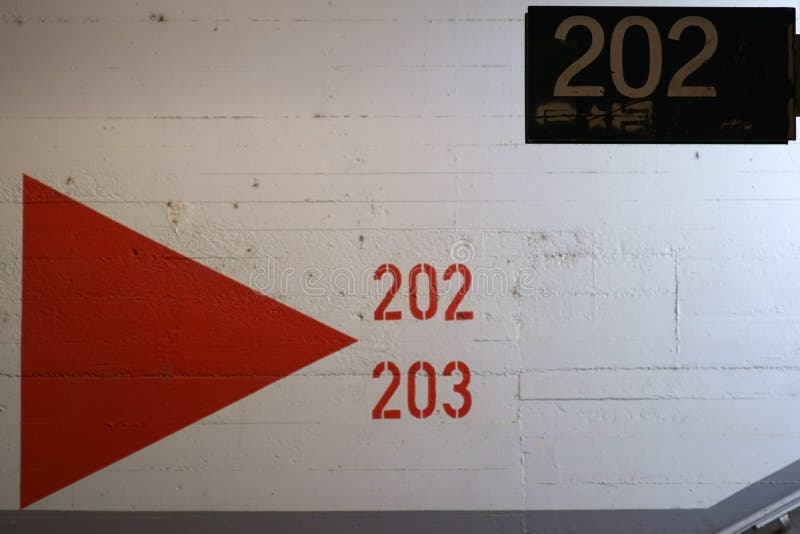 Painted Directional Arrow on Rock. Alpine Zone Markings Finding Way on ...