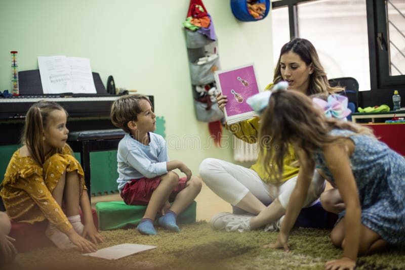 Who knows the answer stock image. Image of large, care - 157656965