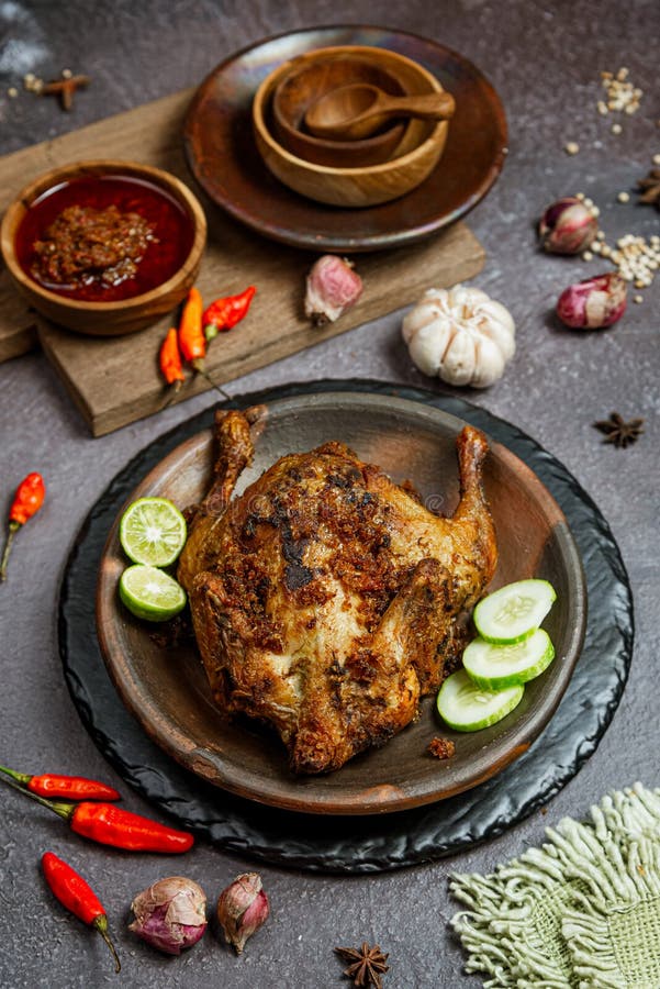 Whole Fried Chicken Super Delicious Stock Image - Image of cooked, body ...