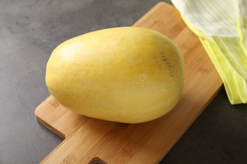 Whole Ripe Spaghetti Squash Stock Image - Image of cucurbit, healthy ...