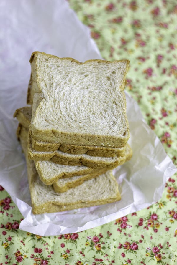 Sliced Loaf Bread Arrangement Stock Image - Image of sliced, loaf ...