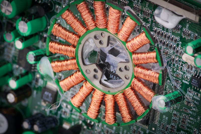 Wicklung Einer Elektronischen Schaltung Stockfoto - Bild von teile ...