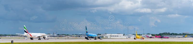 Wide Angle Panorama Airplanes at FLL Editorial Stock Photo - Image of ...