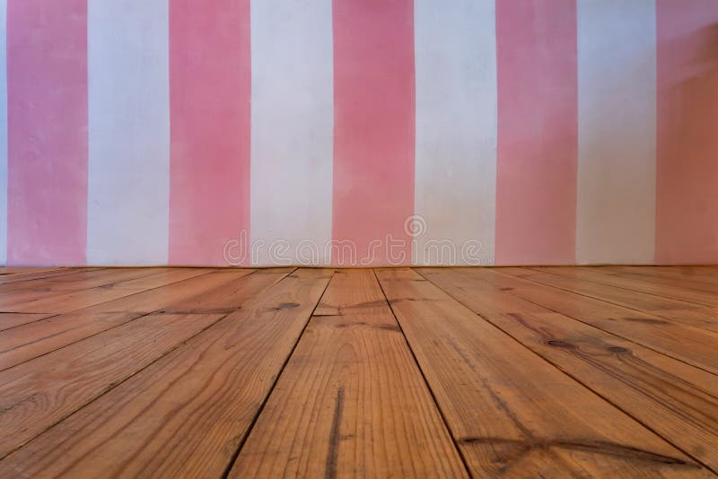 Wide Stripes on the Wall Design and Decoration of Space, Minimalism ...