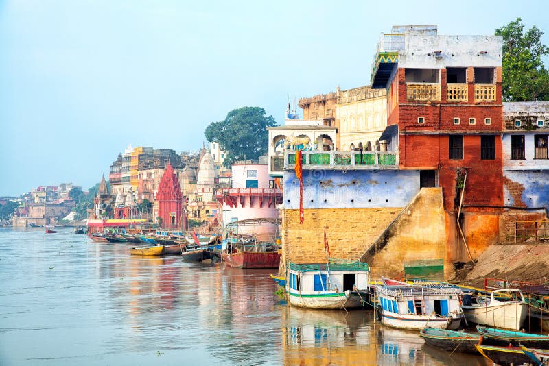 Ganges Rzeka W Varanasi, India Zdjęcie Stock - Obraz złożonej z ludzie ...