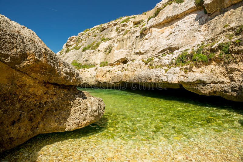 Wied IL-Ghasri, Gozo, Malta Imagen de archivo - Imagen de cielo, maltés ...