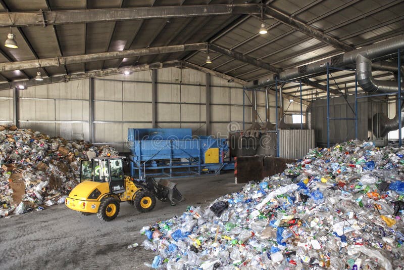 Glasabfall, Wenn Anlage Aufbereitet Wird Glaspartikel Stockfoto - Bild ...