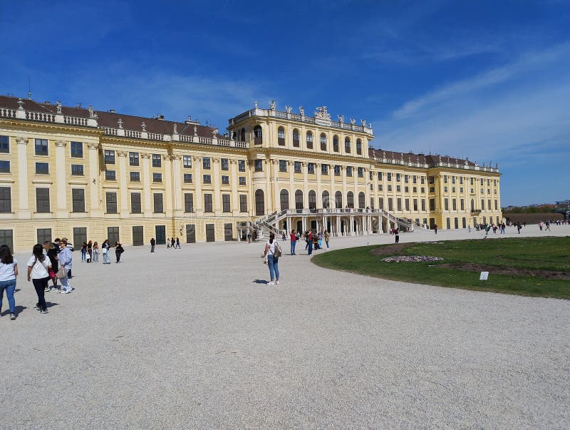 Wien Schonbrunn people editorial stock photo. Image of wien - 377154513
