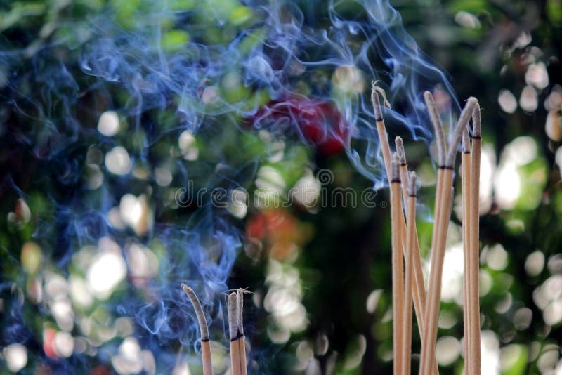 Wierook stock afbeelding. Image of chinees, kaars, brandwond - 100091669