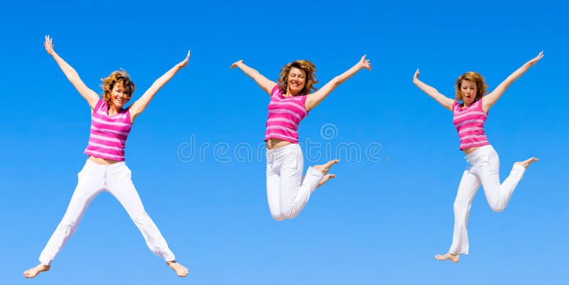 De Springende Mensen Zijn Gelukkige Mensen Stock Foto - Afbeelding ...