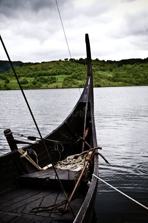 Wikinger-Boot stockbild. Bild von ruhig, wasser, szene - 5615379