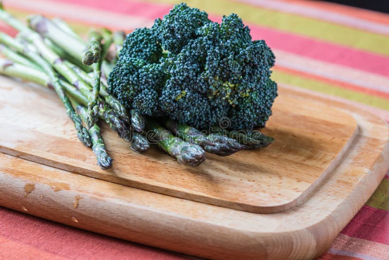 Wild Asparagus and Broccoli Stock Image - Image of food, green: 39142255