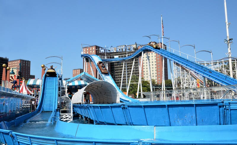 Wild River Ride editorial stock photo. Image of island - 26406078