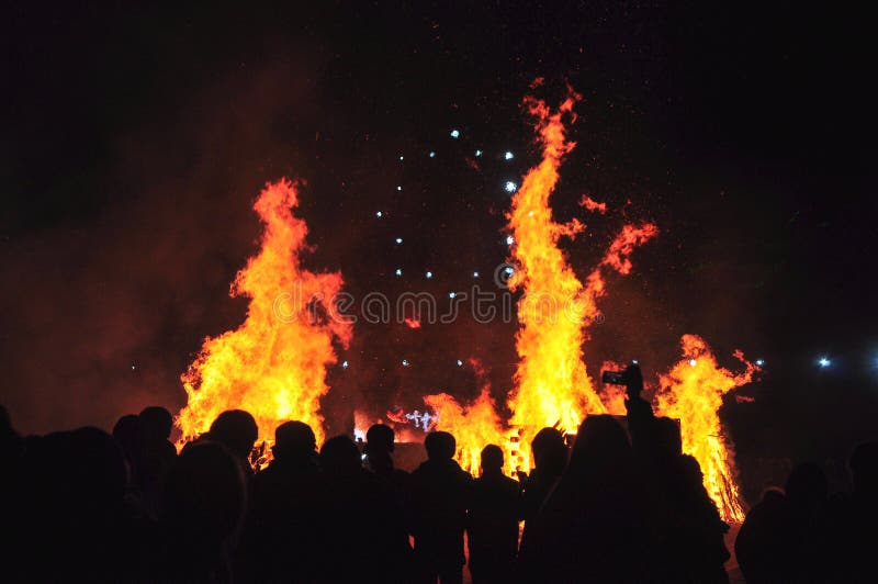 The wildfire in the night stock image. Image of destroy - 69121943