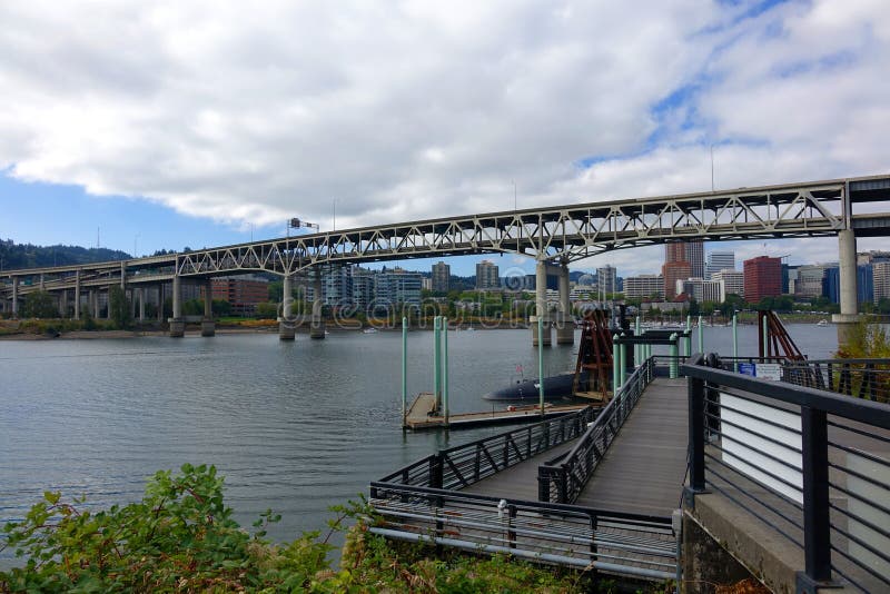 Willamette River - Portland, Oregon Stock Image - Image of structures ...