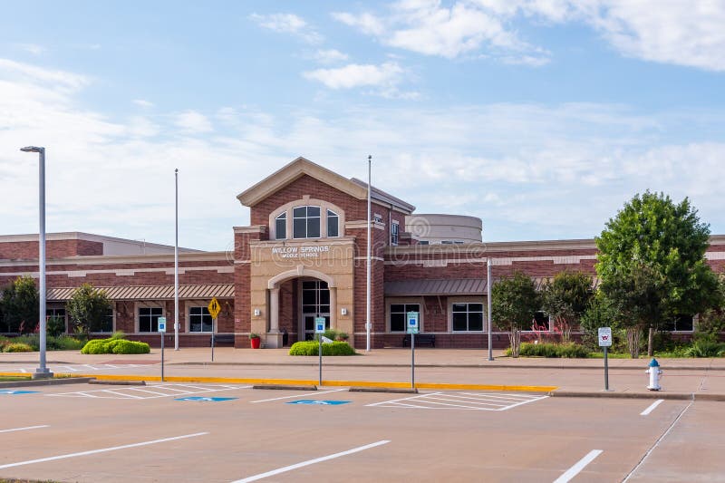 Willow Springs Middle School Editorial Image - Image of texas, teaching ...