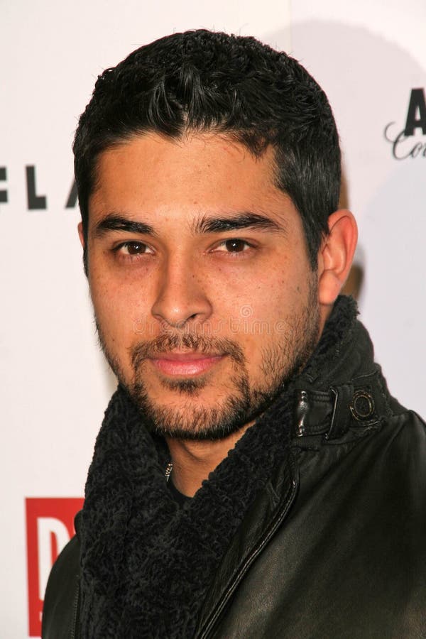 Wilmer Valderrama editorial stock image. Image of santa - 32585679