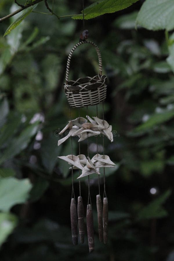 Wind Bell Made Using Copper Rods and Seashells. Decorative Wind Chime ...