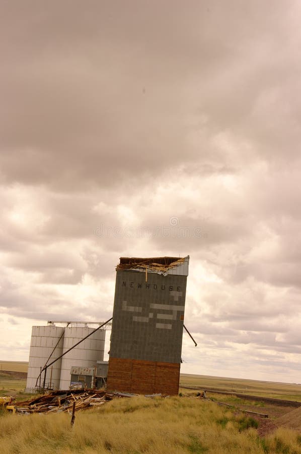 Old Bar, Silo, and Wind Mill Stock Image - Image of country, barn ...