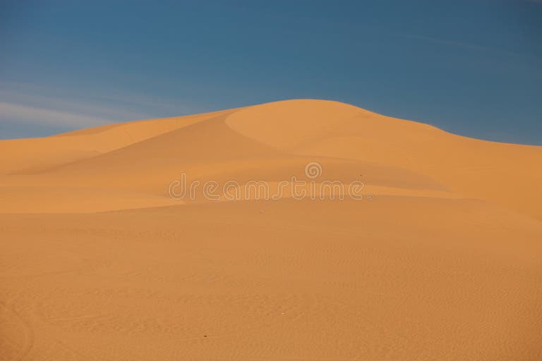 Wind-formed sand dunes stock image. Image of ridge, curves - 17095891