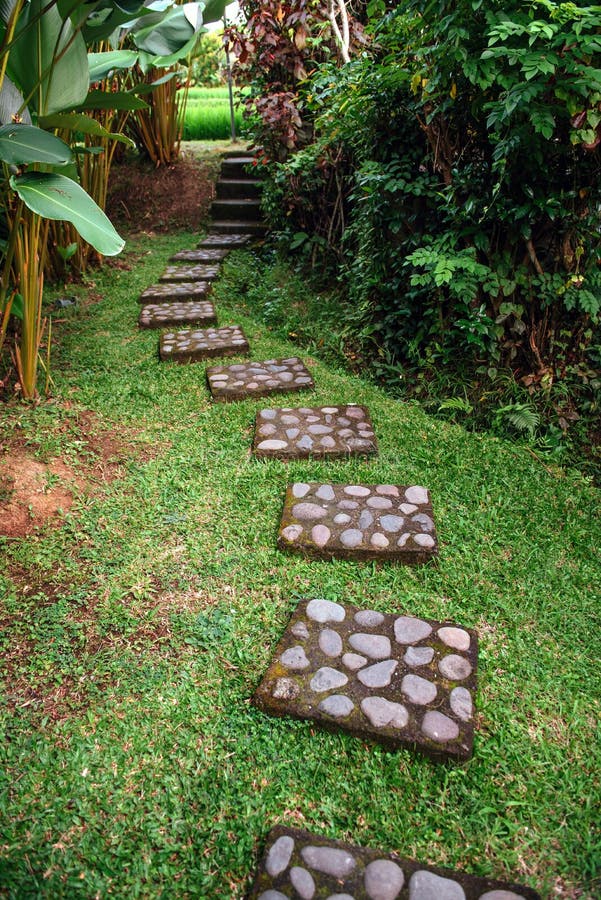 Winding Garden Path Stock Photos - Download 2,671 Royalty Free Photos