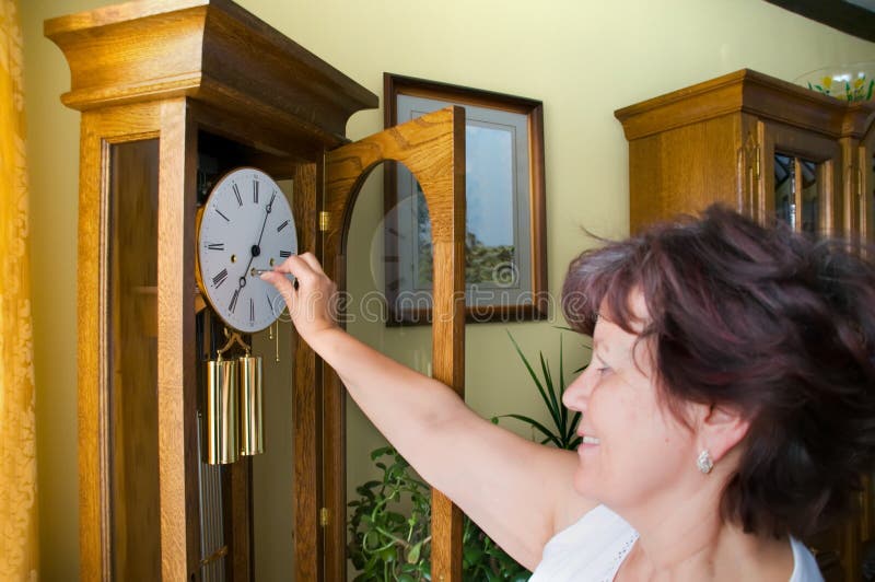 Welby Clock Winding Down Clipart