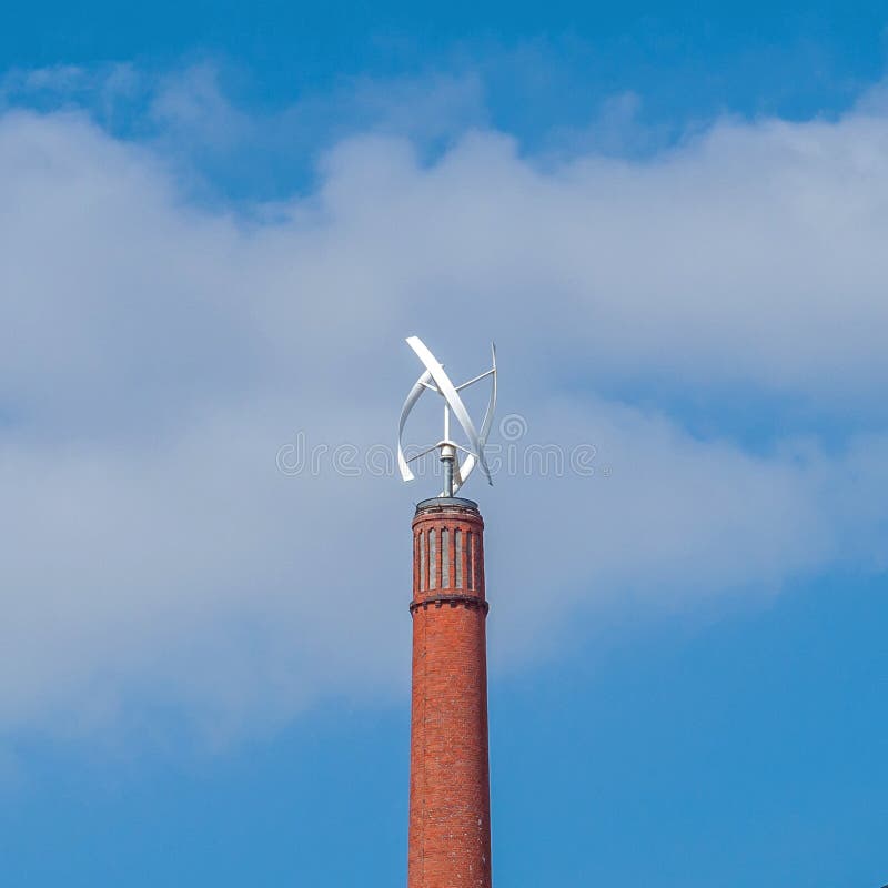 Windkraftanlage Auf Einem Kamin Stockbild - Bild von sommer, generator ...