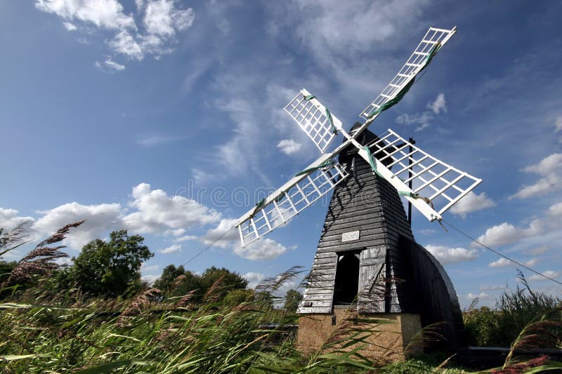 Windmühle an Wicken-Fenn, England Stockbild - Bild von eingebürgert ...