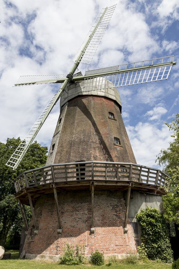Windmill, Mill, Building, Sky Picture. Image: 135983071
