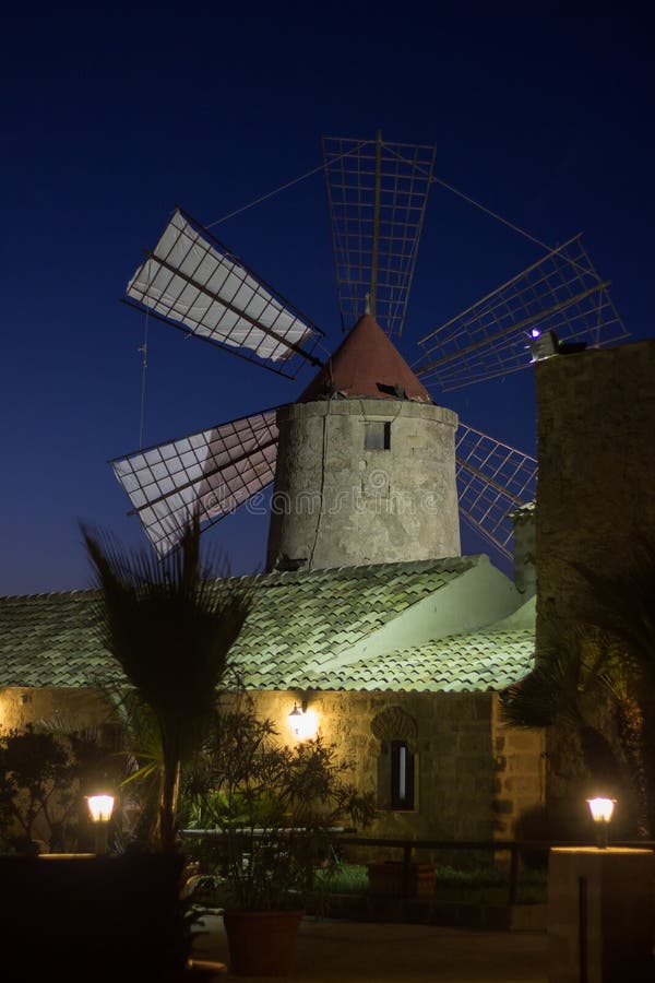 Windmill at night editorial photography. Image of landmark - 44110782