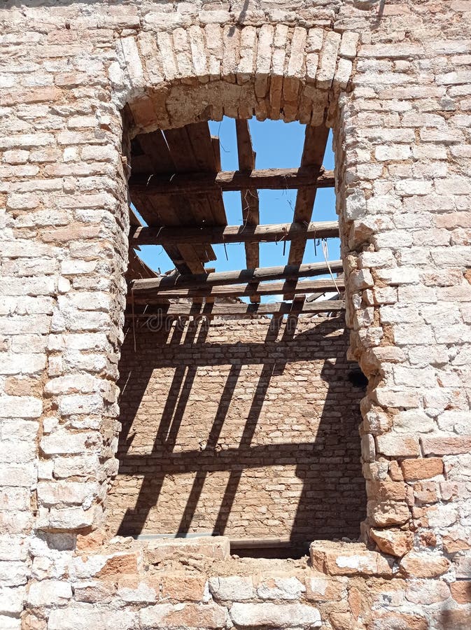 Window Hole in a Degraded Wall Stock Image - Image of arch, hole: 250739961
