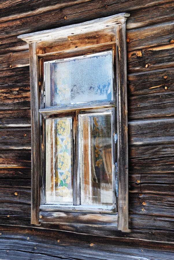 Window of an log house stock photo. Image of frost, barn - 170333278