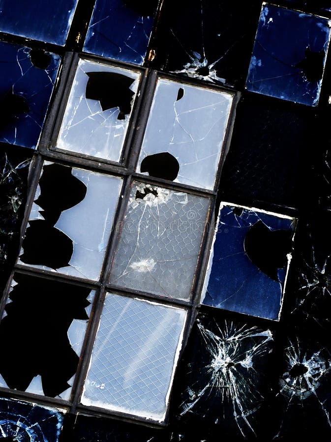 Windows quebrado foto de stock. Imagem de partes, velho - 26955856