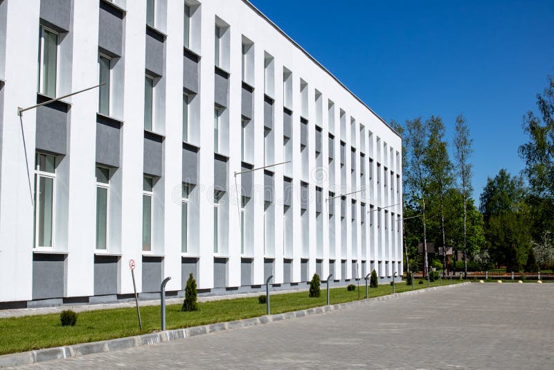 Modern Three Story Office Building Stock Photos - Free & Royalty-Free ...